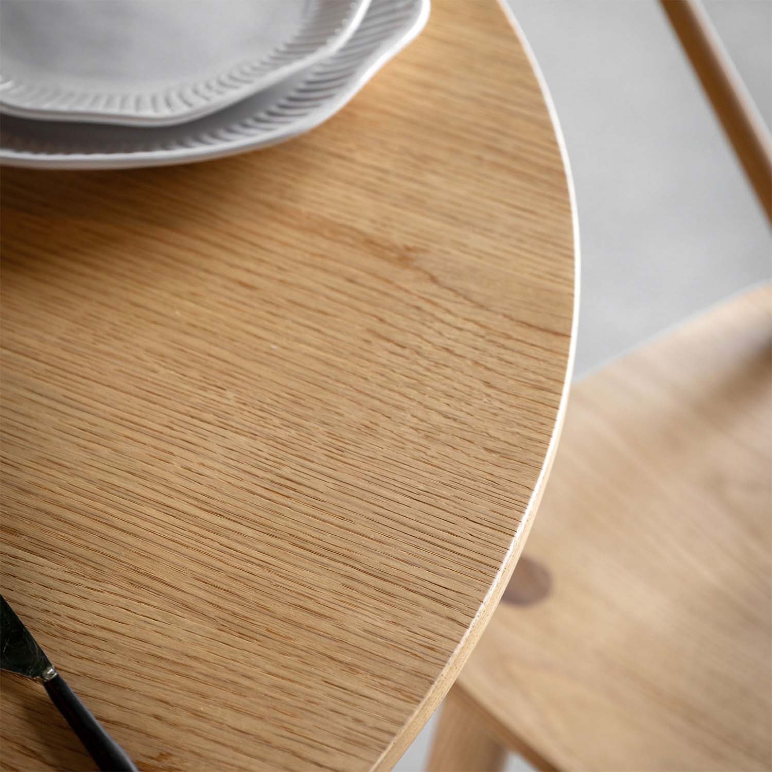 Cadoc Natural Oak Round Dining Table - TR Hayes